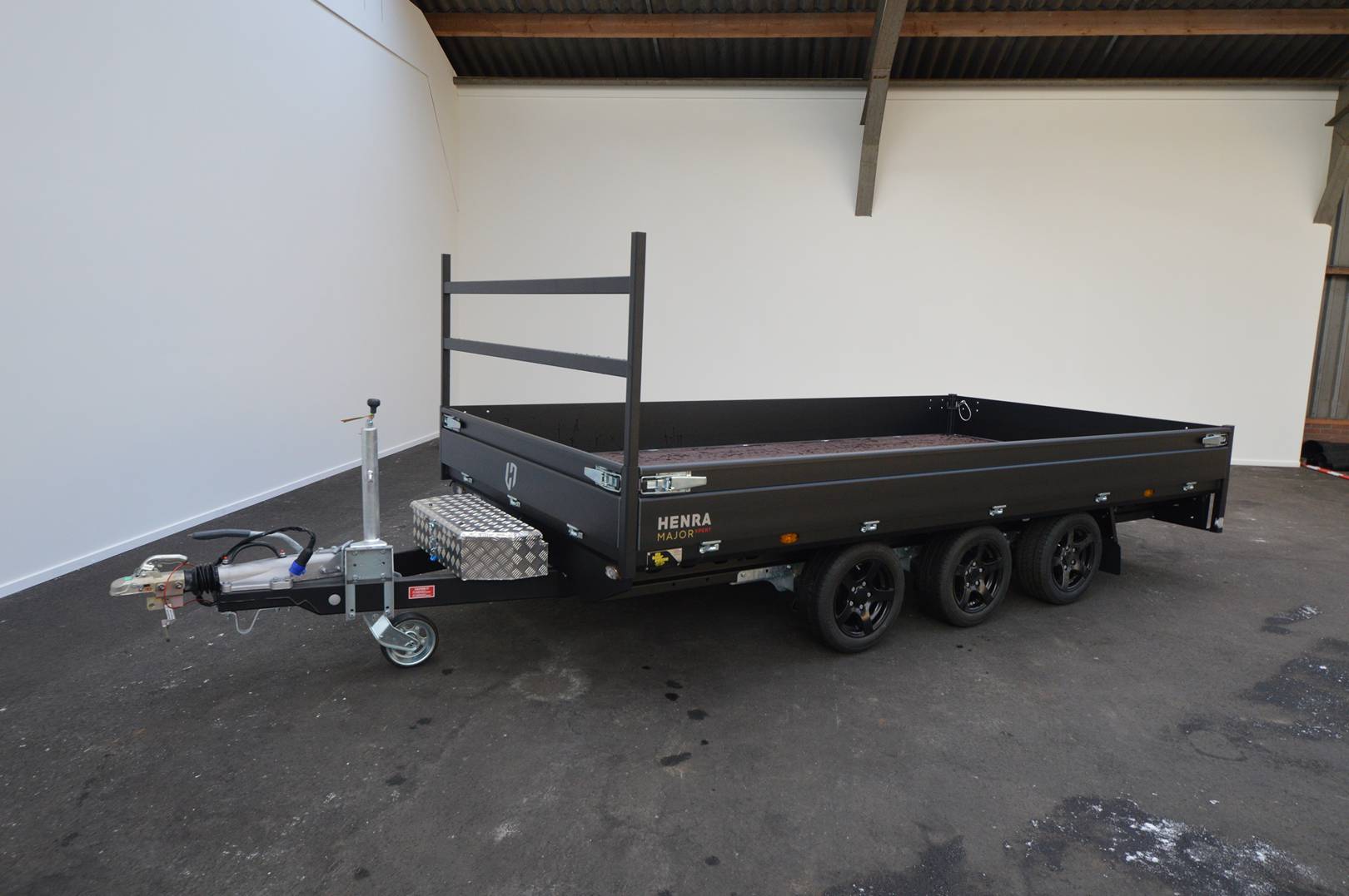 Henra Plateauwagen 3500kg PL354020TR (402x202cm) Full black! | De Boer ...